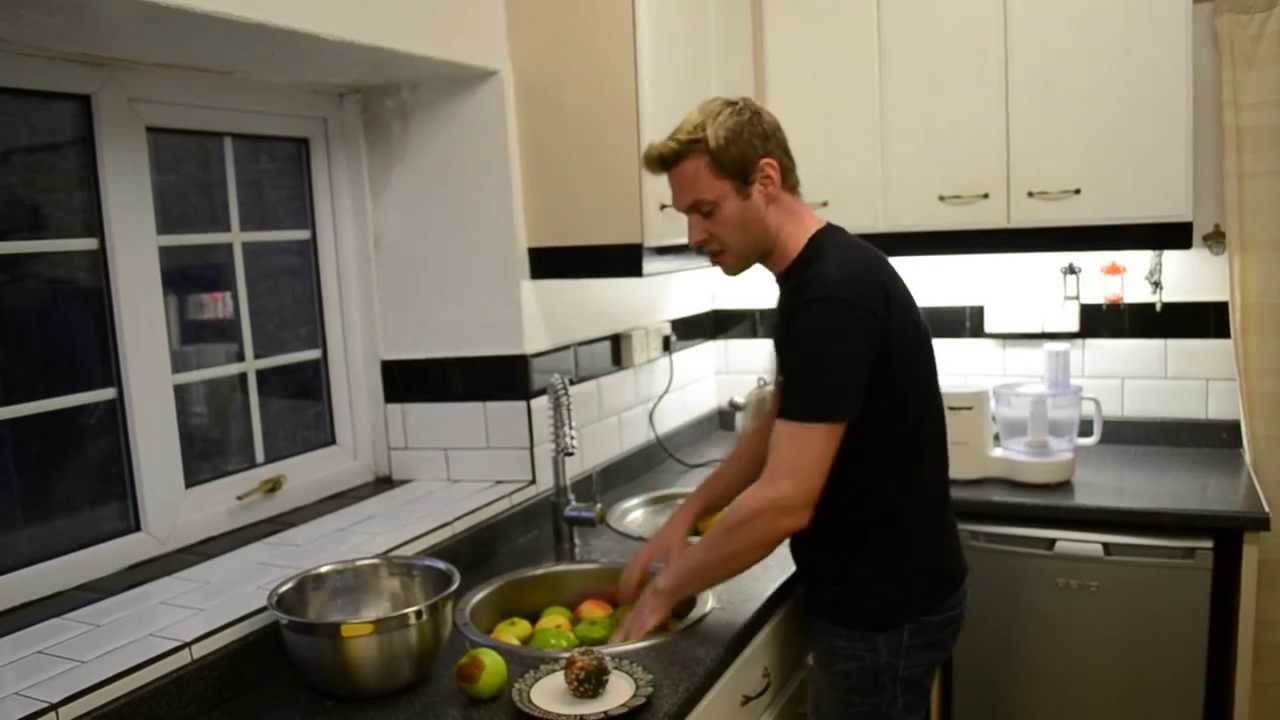 How to Make Hard Scrumpy Cider from Apples at Home - Brew Insight
